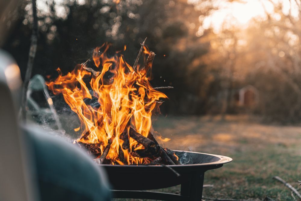 Plan The Perfect Fall Backyard Bonfire | Mt. Lake Pool and Patio